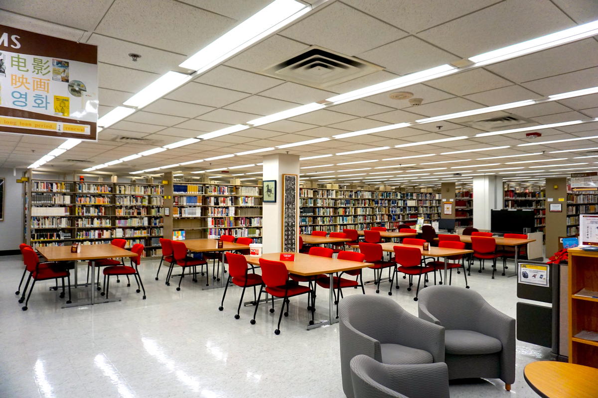 A visit to the East Asian Library | Minitex